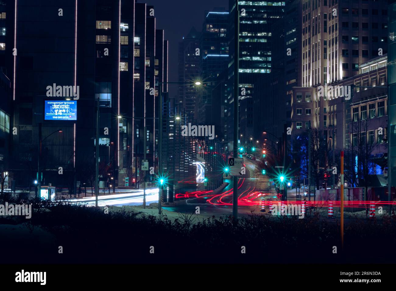 Montréal night neon hi-res stock photography and images - Alamy