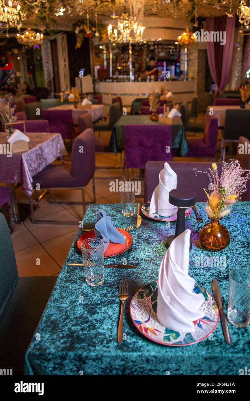 Evening guests hi-res stock photography and images - Alamy