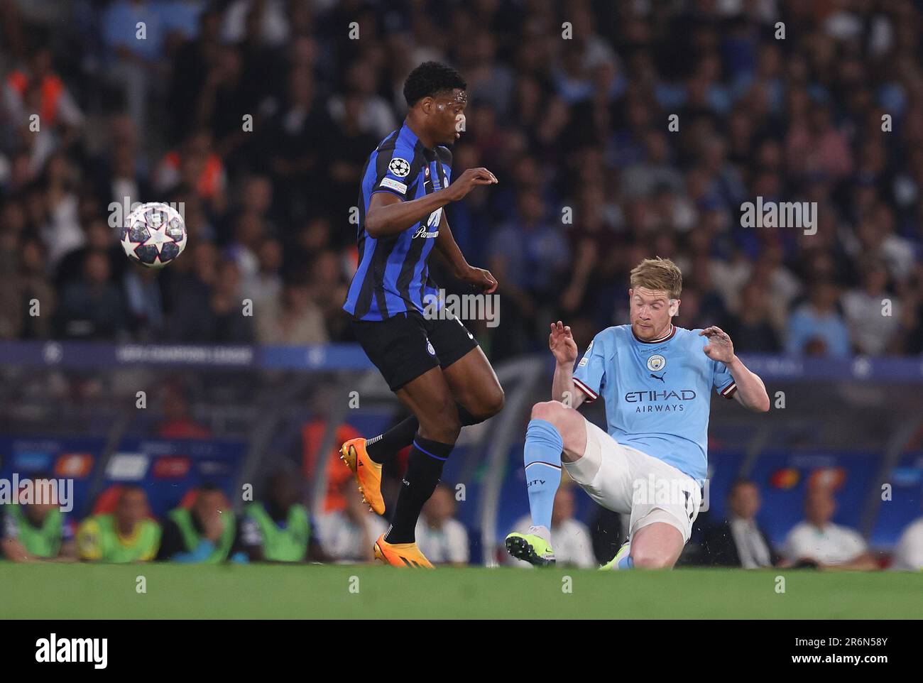 Denzel dumfries inter milan 2023 hi-res stock photography and images ...