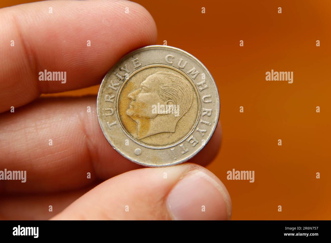 turkey fifty kurus coin between fingers - turkish coin lira Stock Photo ...