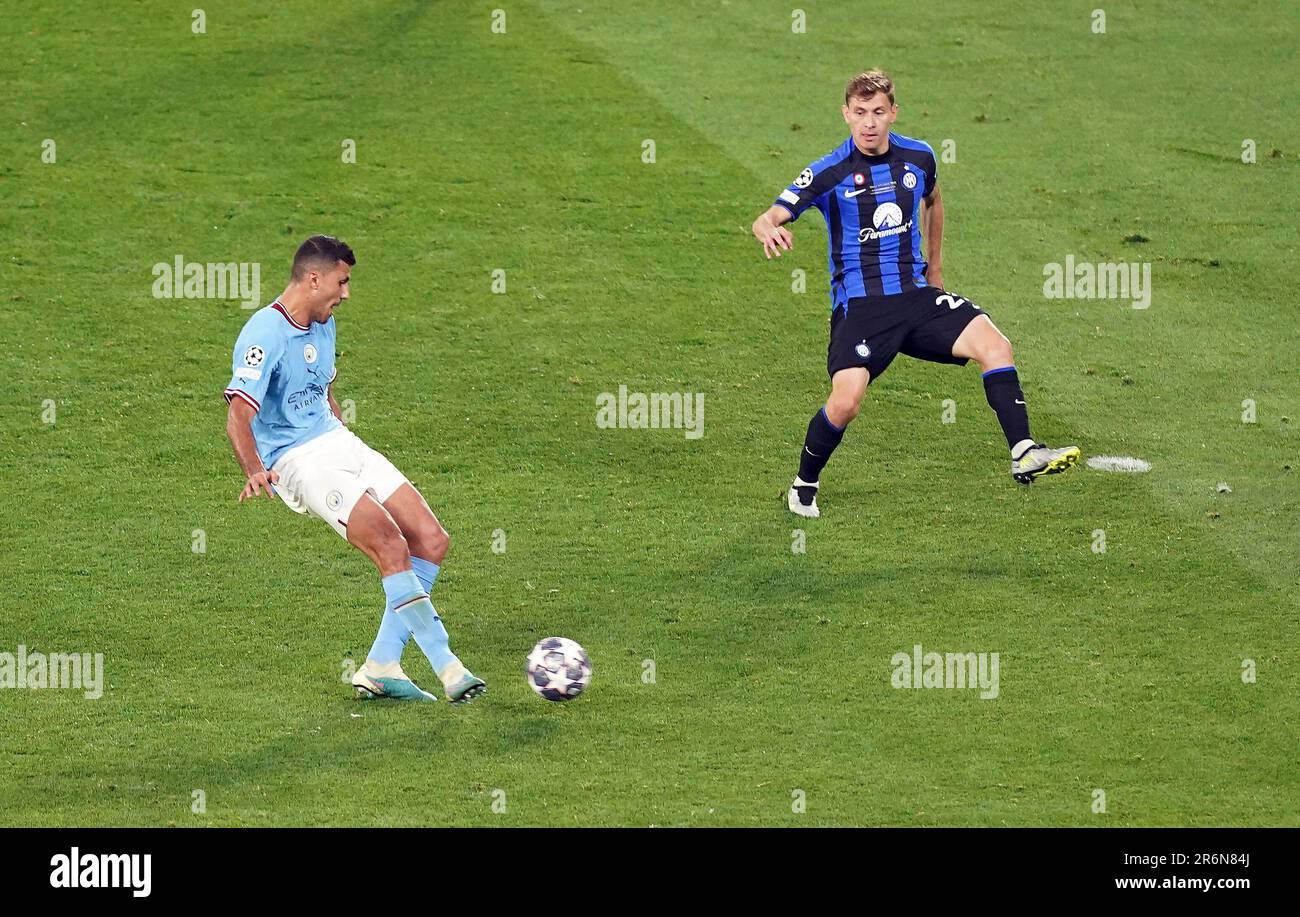 Manchester City's Rodri scoring the opening goal during the UEFA ...
