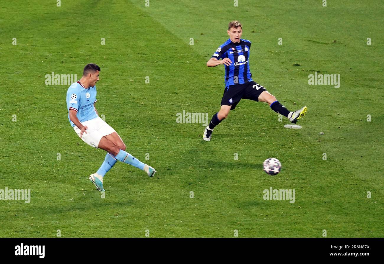 Manchester City's Rodri scoring the opening goal during the UEFA ...