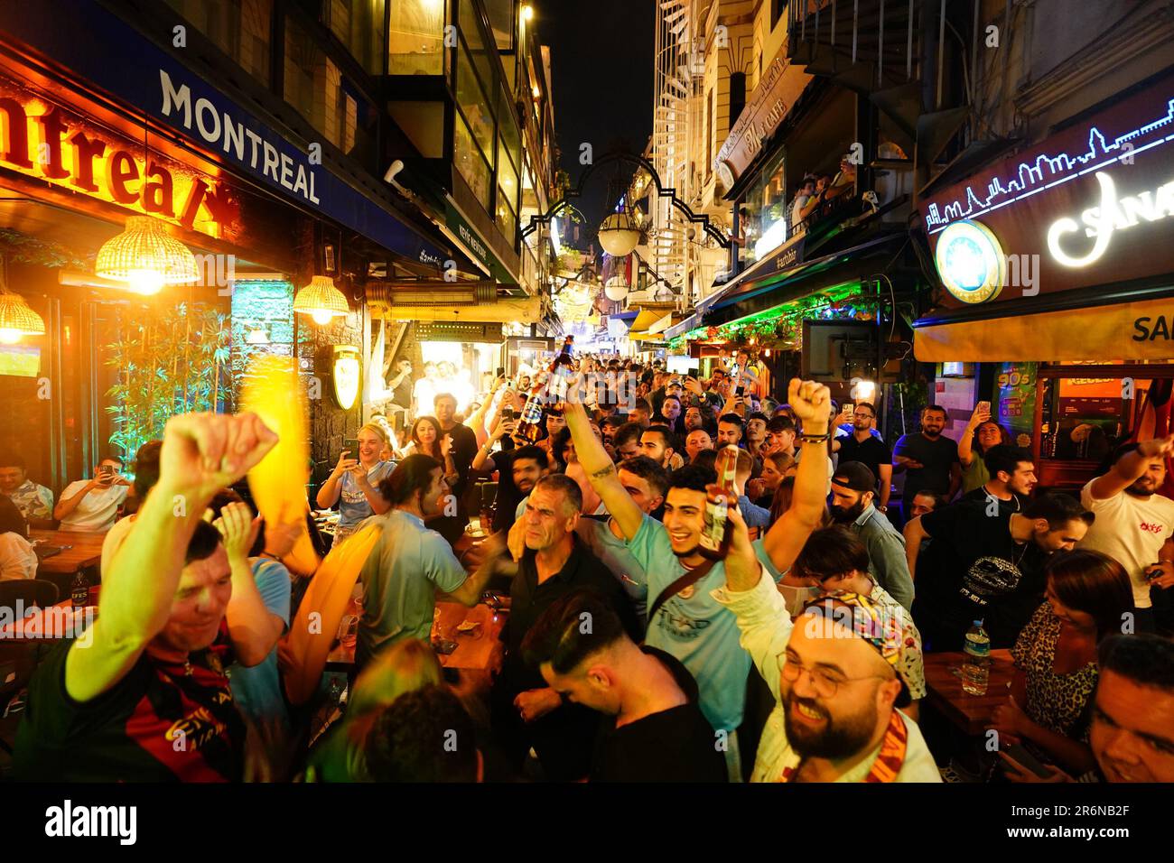 Man City fans in central Istanbul, celebrate their teams first goal ...