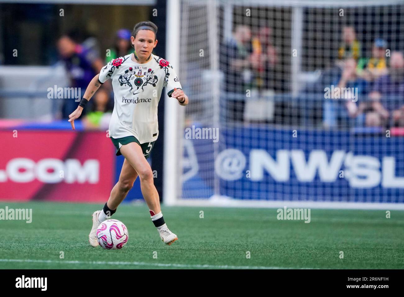 Portland Thorns defender Emily Menges (5) in action against the OL ...