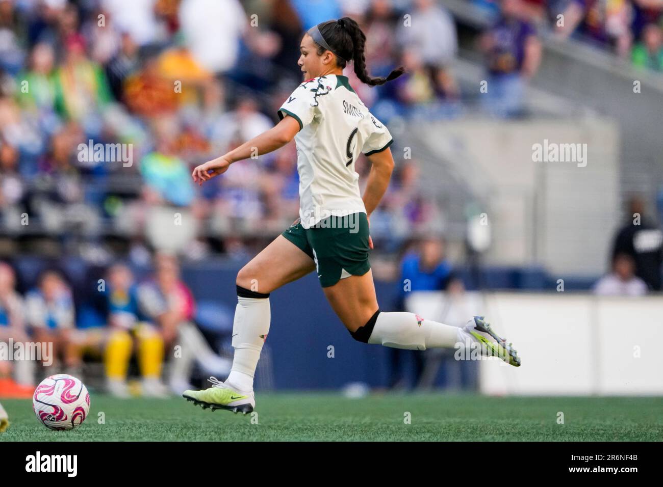 Portland Thorns forward Sophia Smith (9) moves the ball against the OL ...