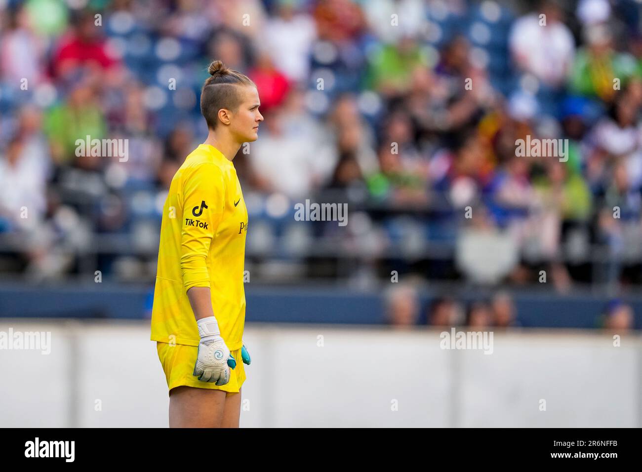 Portland Thorns goalkeeper Bella Bixby (1) looks on during the second ...