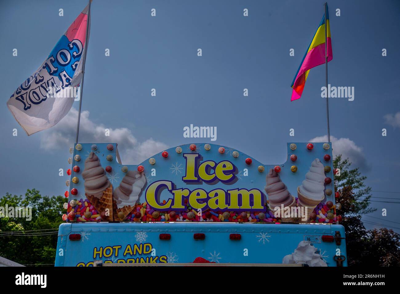 Ice cream sign hi-res stock photography and images - Alamy