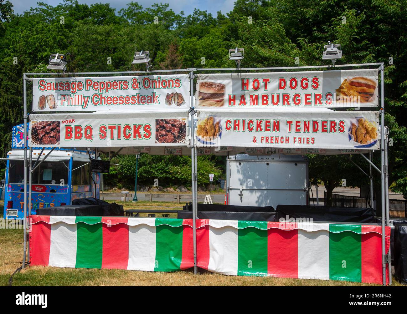 Carnival food stand hi-res stock photography and images - Alamy