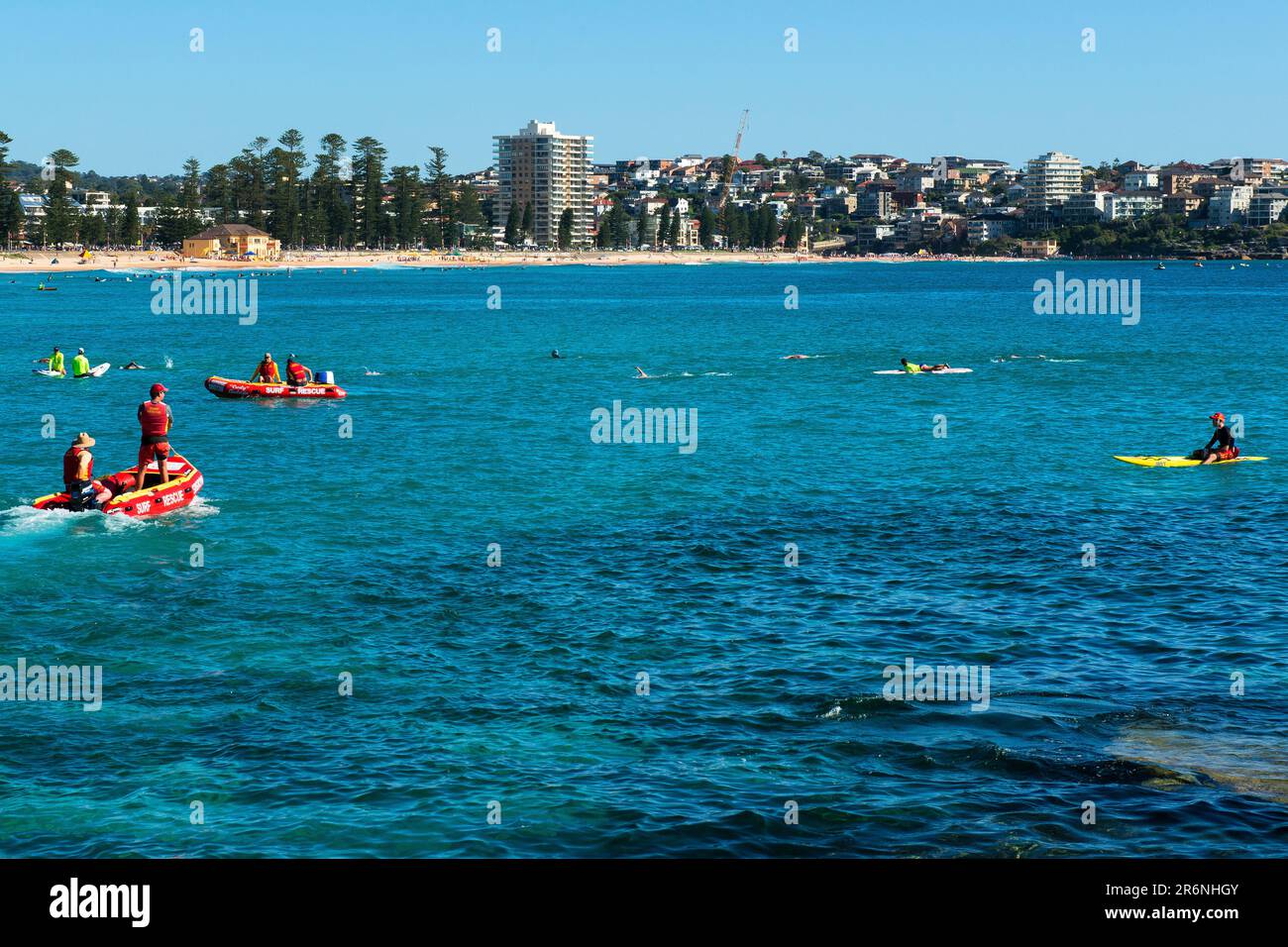 Manly Beach facing the Pacific Ocean, Sydney, New South Wales ...