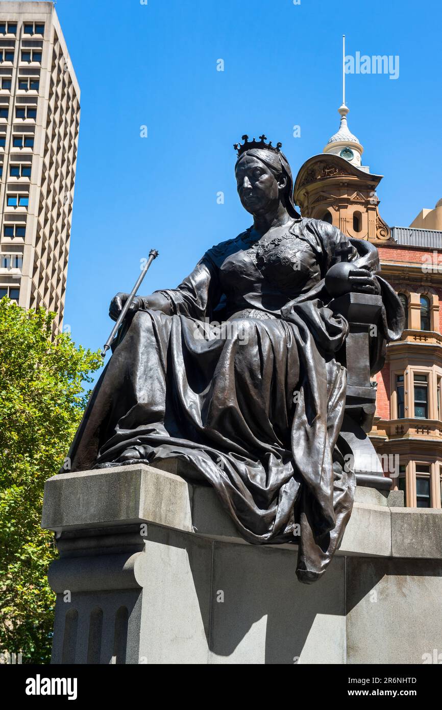 Queen Victoria Statue outside the Queen Victoria Building, Sydney, New ...