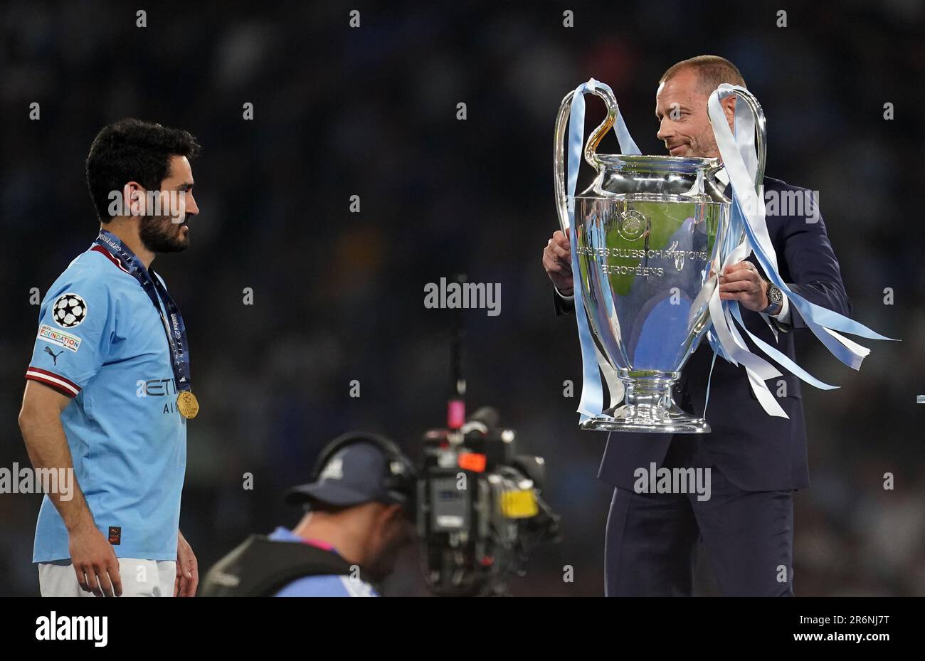 Champions league 2023 final trophy hi-res stock photography and images ...