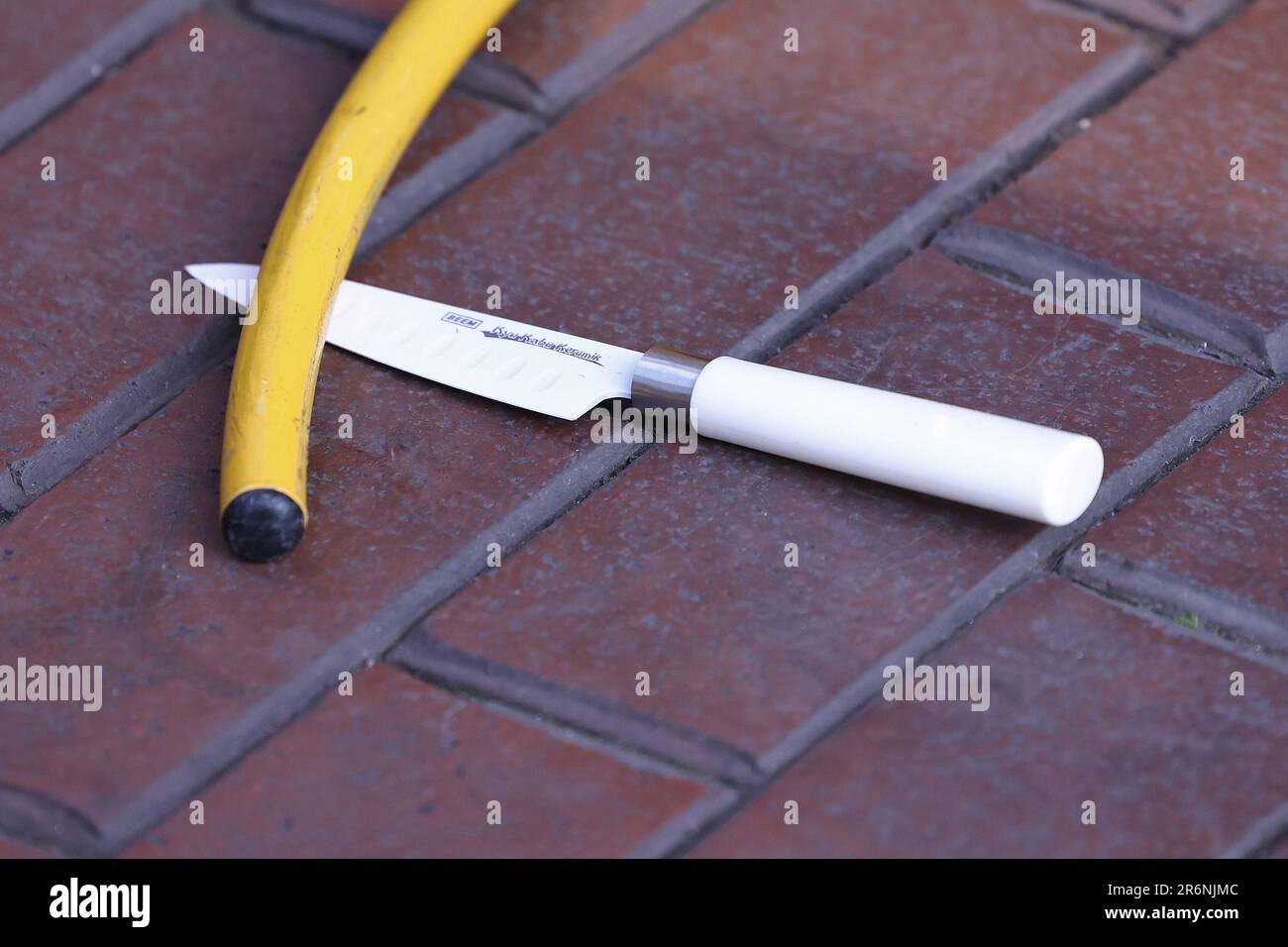 Knives seized by police hi-res stock photography and images - Alamy