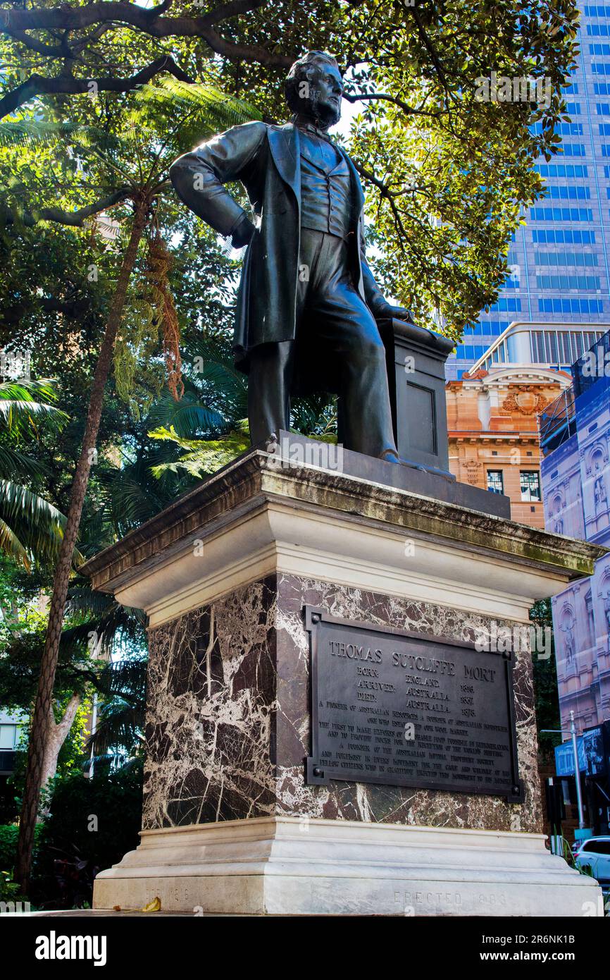 Thomas Sutcliffe Mort bronze statue, Macquarie Place Park, Sydney ...