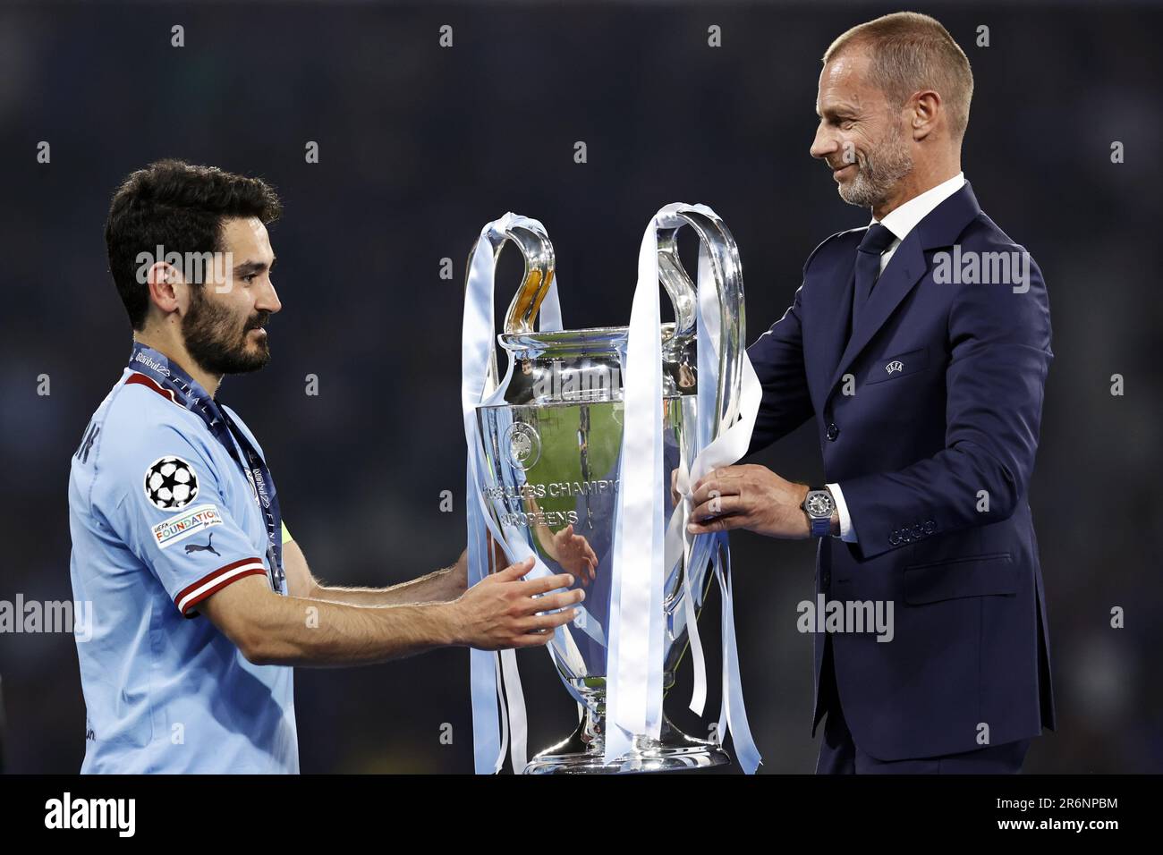 ISTANBUL - Ilkay Gundogan of Manchester City receives the Champions ...
