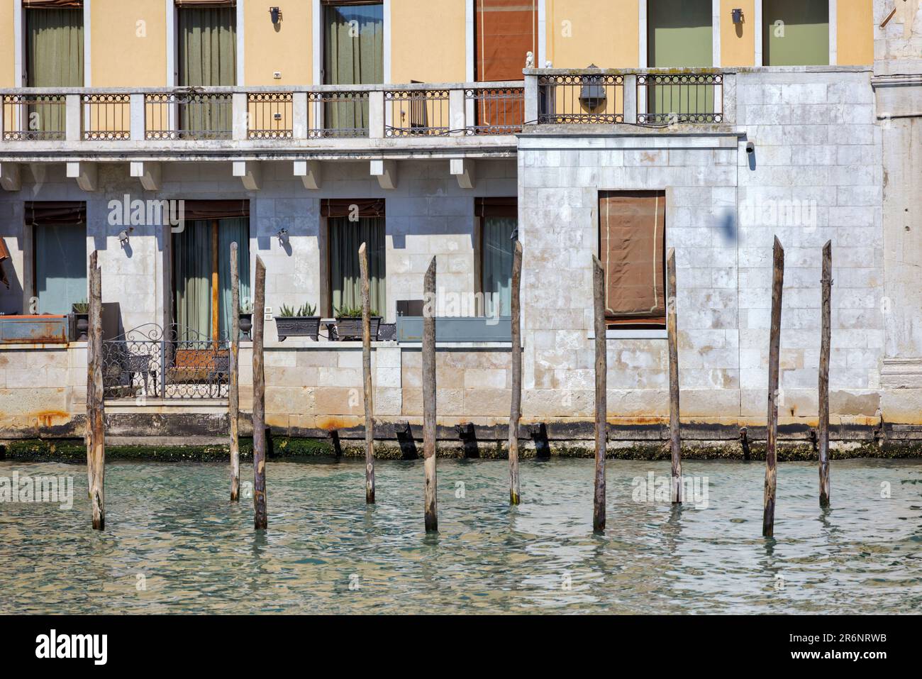 Empty canal moorings hi-res stock photography and images - Alamy