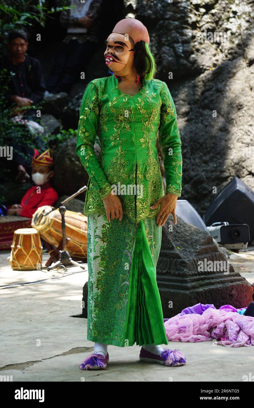 DidiK Nini Towok Performs dance on selomangleng performance art. He is ...