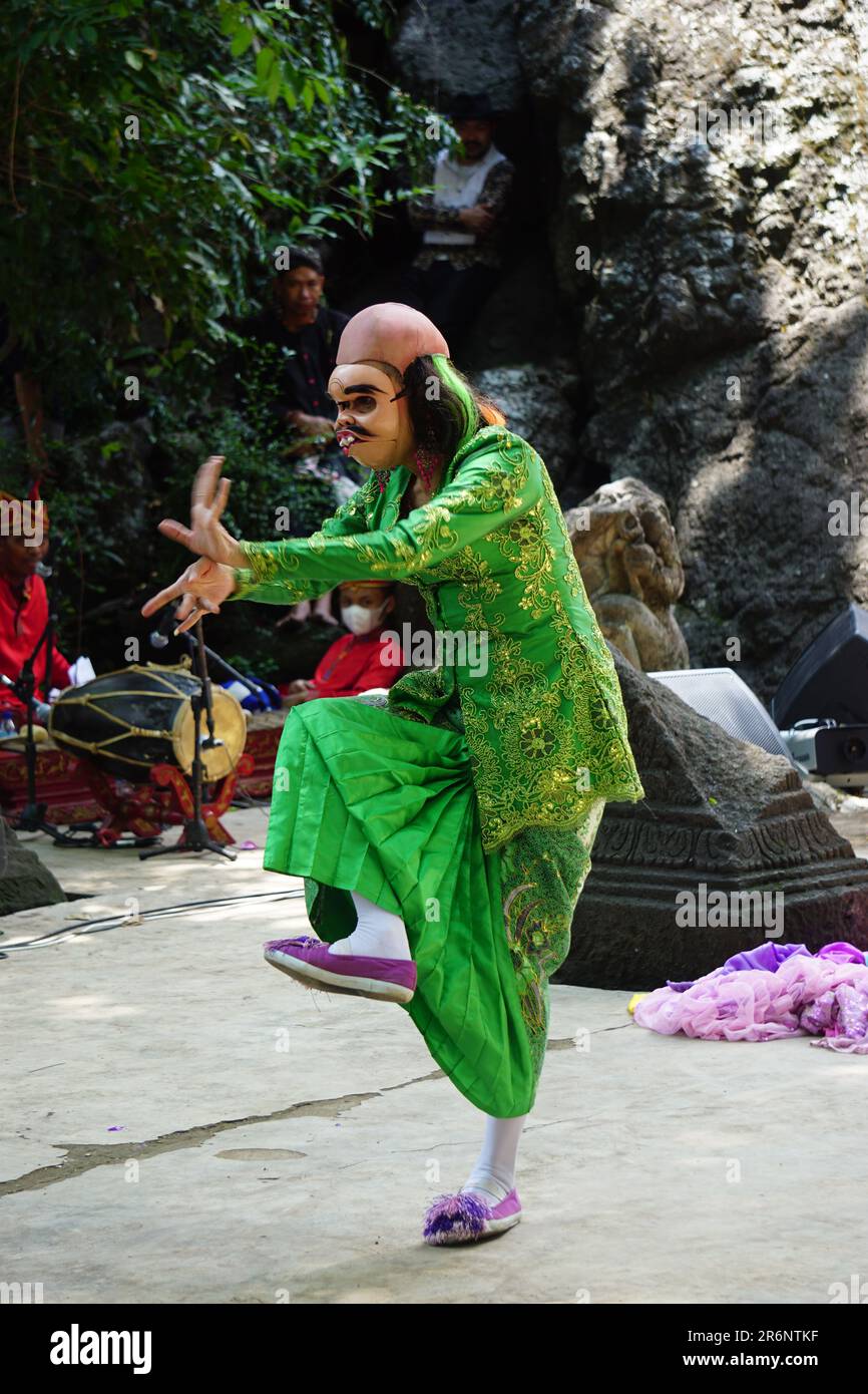 DidiK Nini Towok Performs dance on selomangleng performance art. He is ...