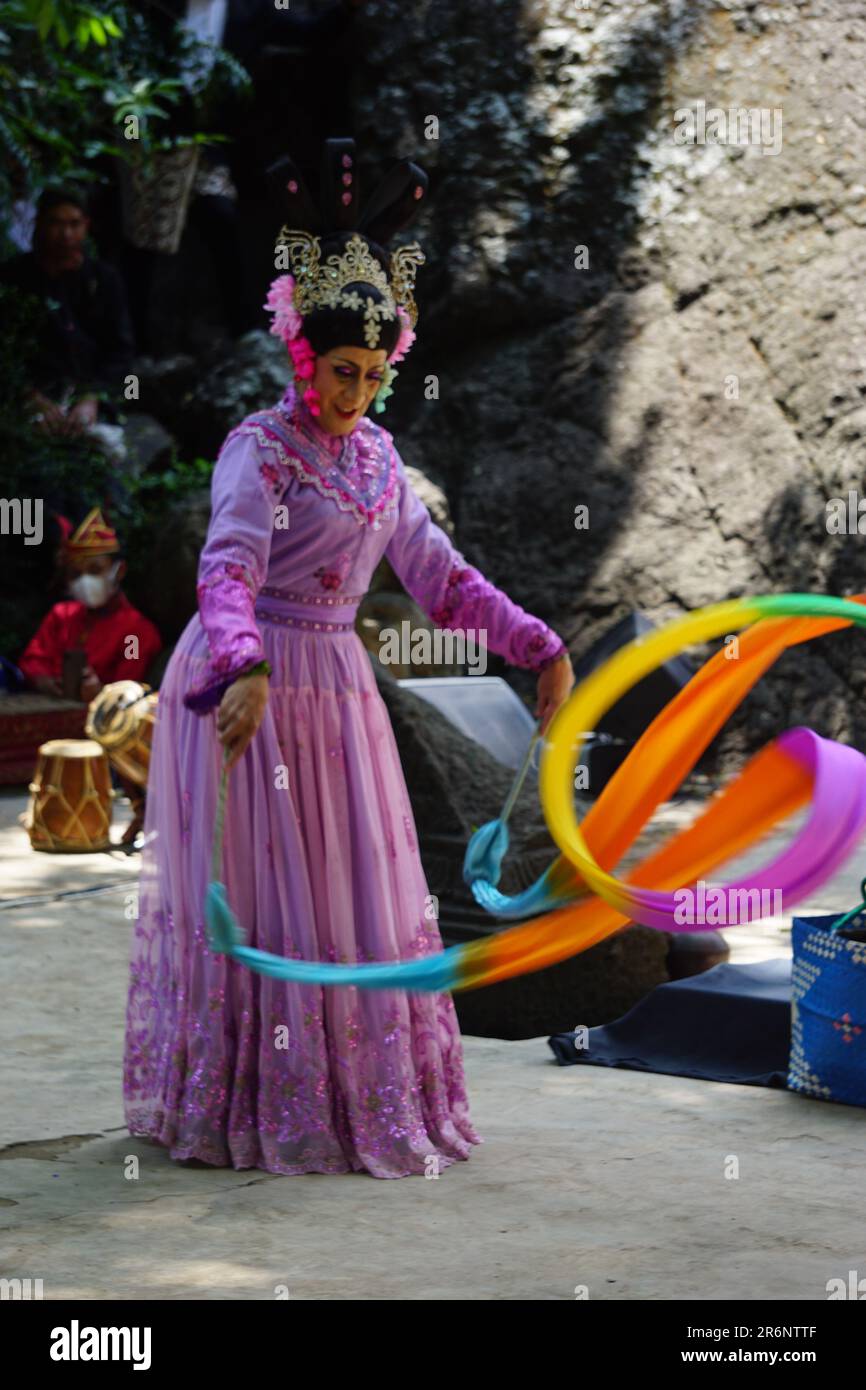 DidiK Nini Towok Performs dance on selomangleng performance art. He is ...