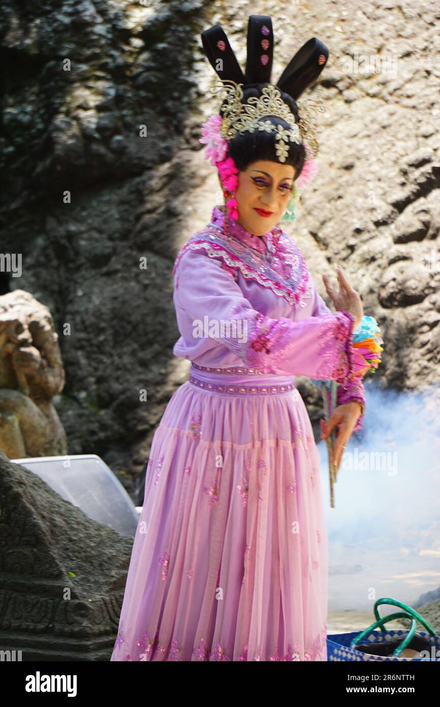 Nini thowok hi-res stock photography and images - Alamy