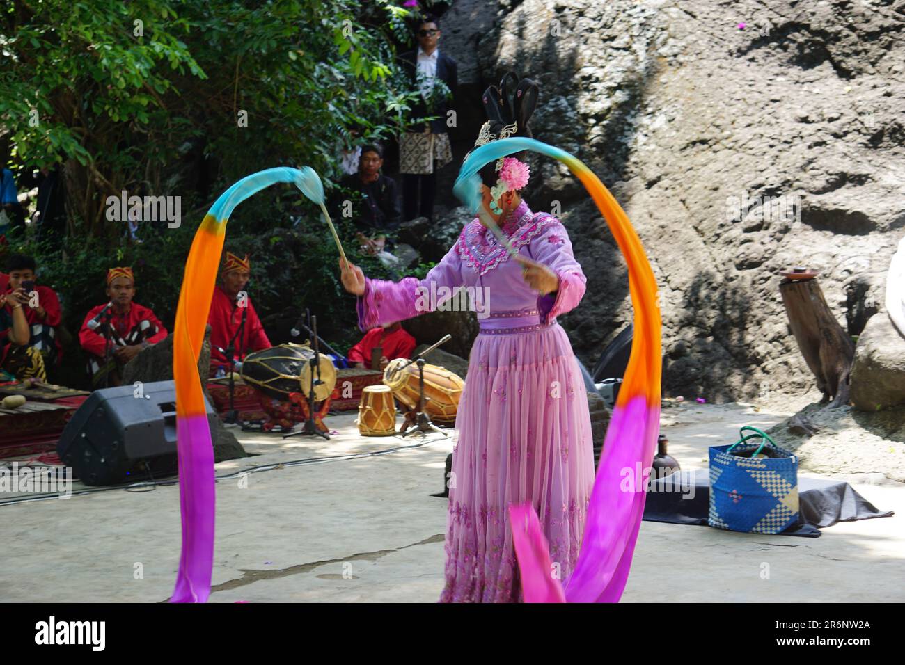 DidiK Nini Towok Performs dance on selomangleng performance art. He is ...