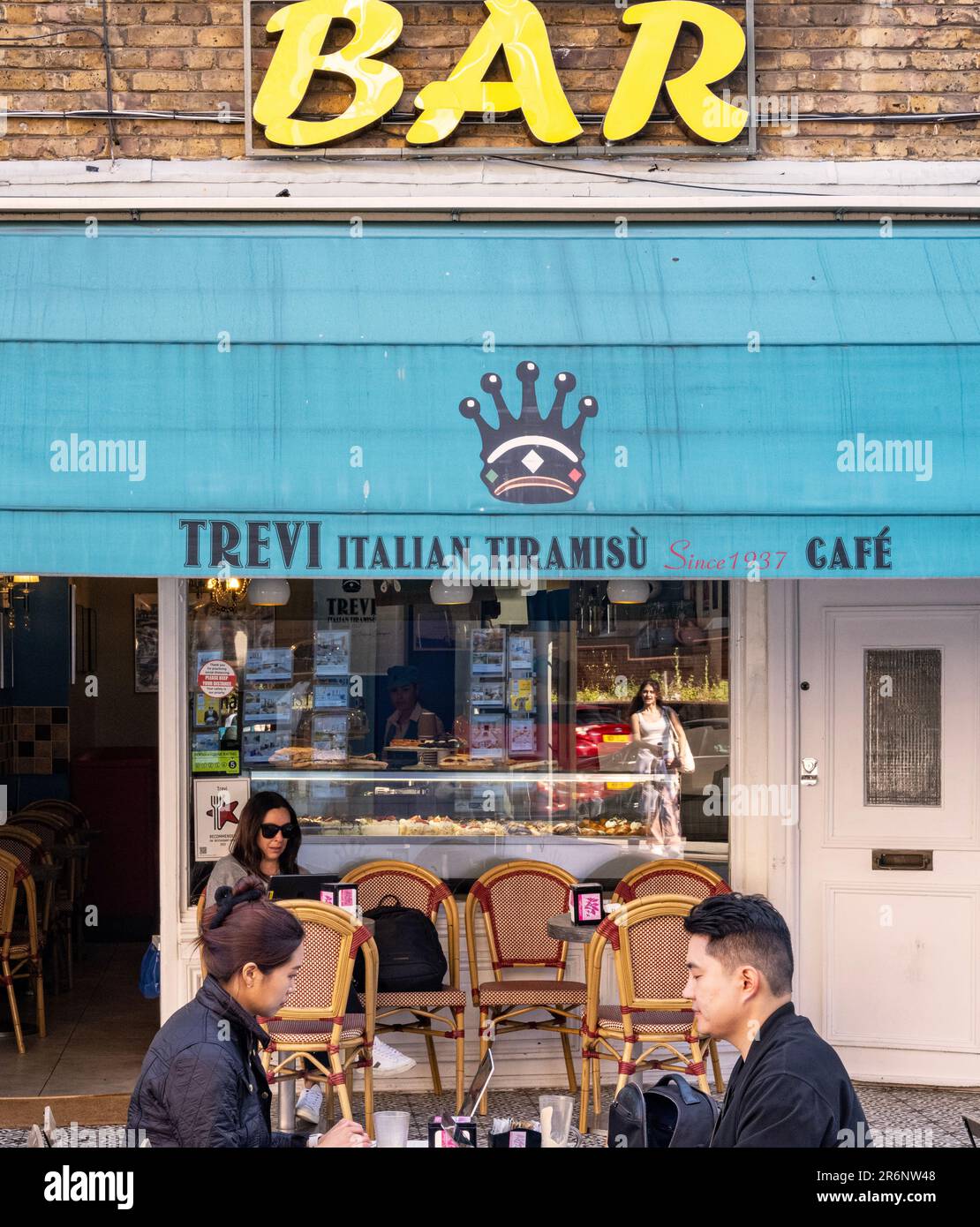 Outside eating kings road hi-res stock photography and images - Alamy
