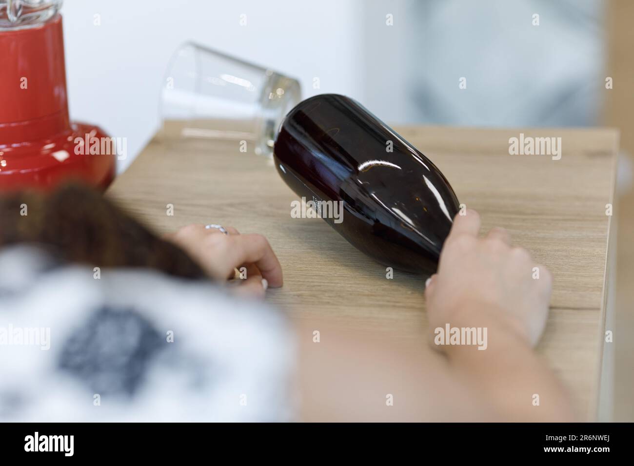 Even the most beautiful woman becomes a wreck from alcohol abuse ...