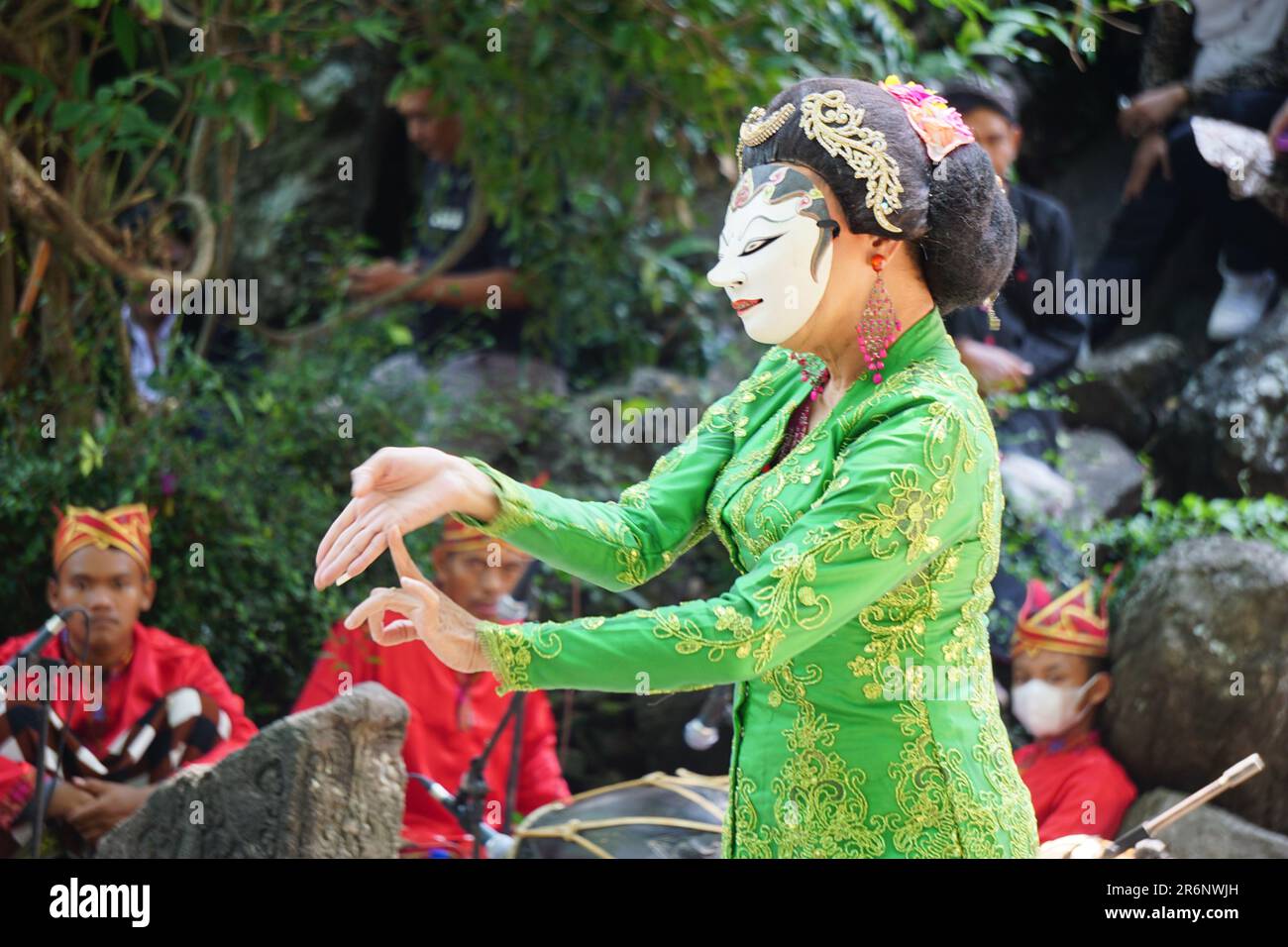 DidiK Nini Towok Performs dance on selomangleng performance art. He is ...