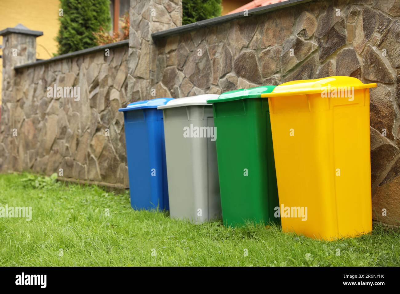 Stone bins hi-res stock photography and images - Alamy