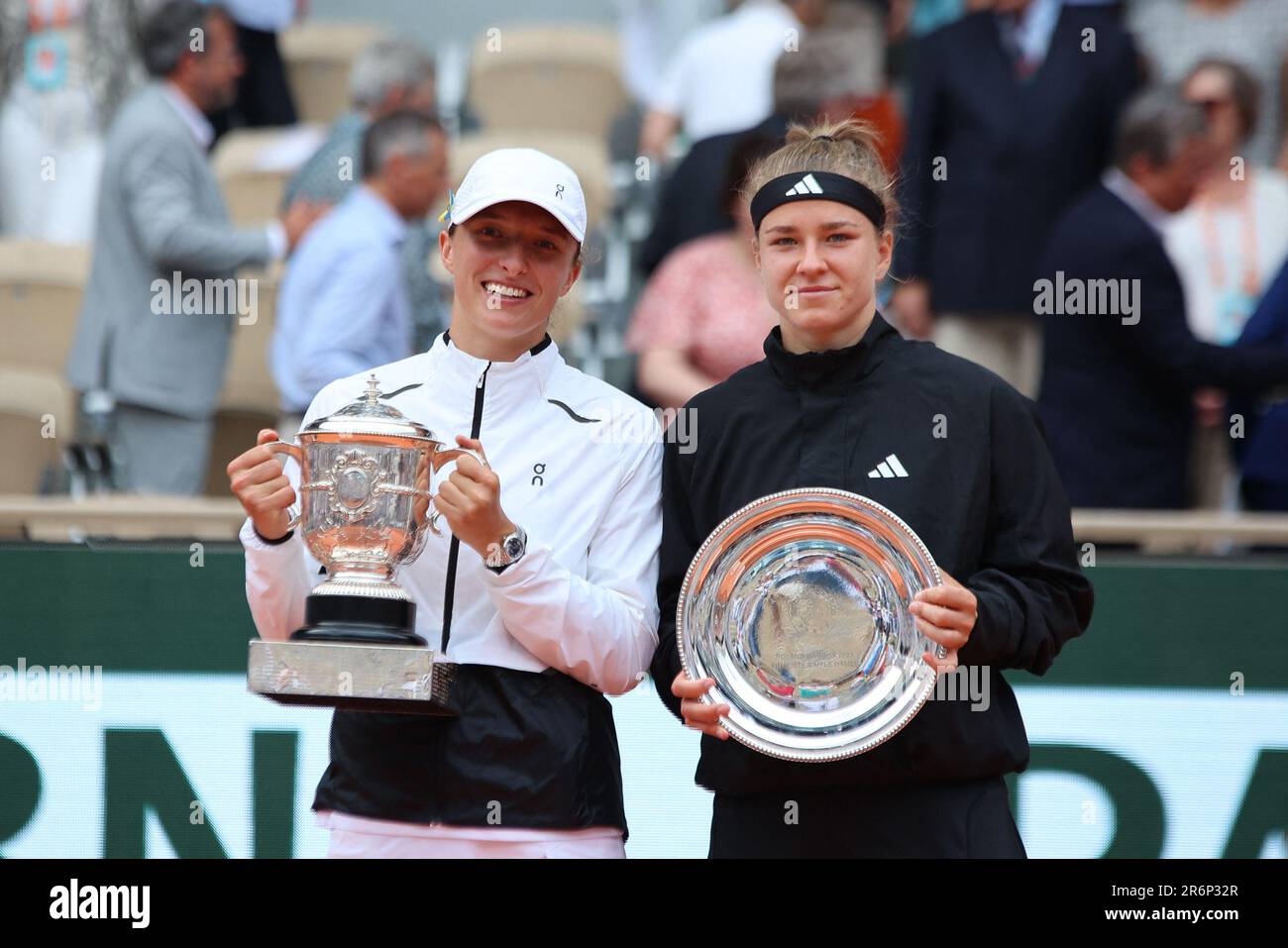 Paris, France. 10th June, 2023. Iga Swiatek of Poland and Karolina ...