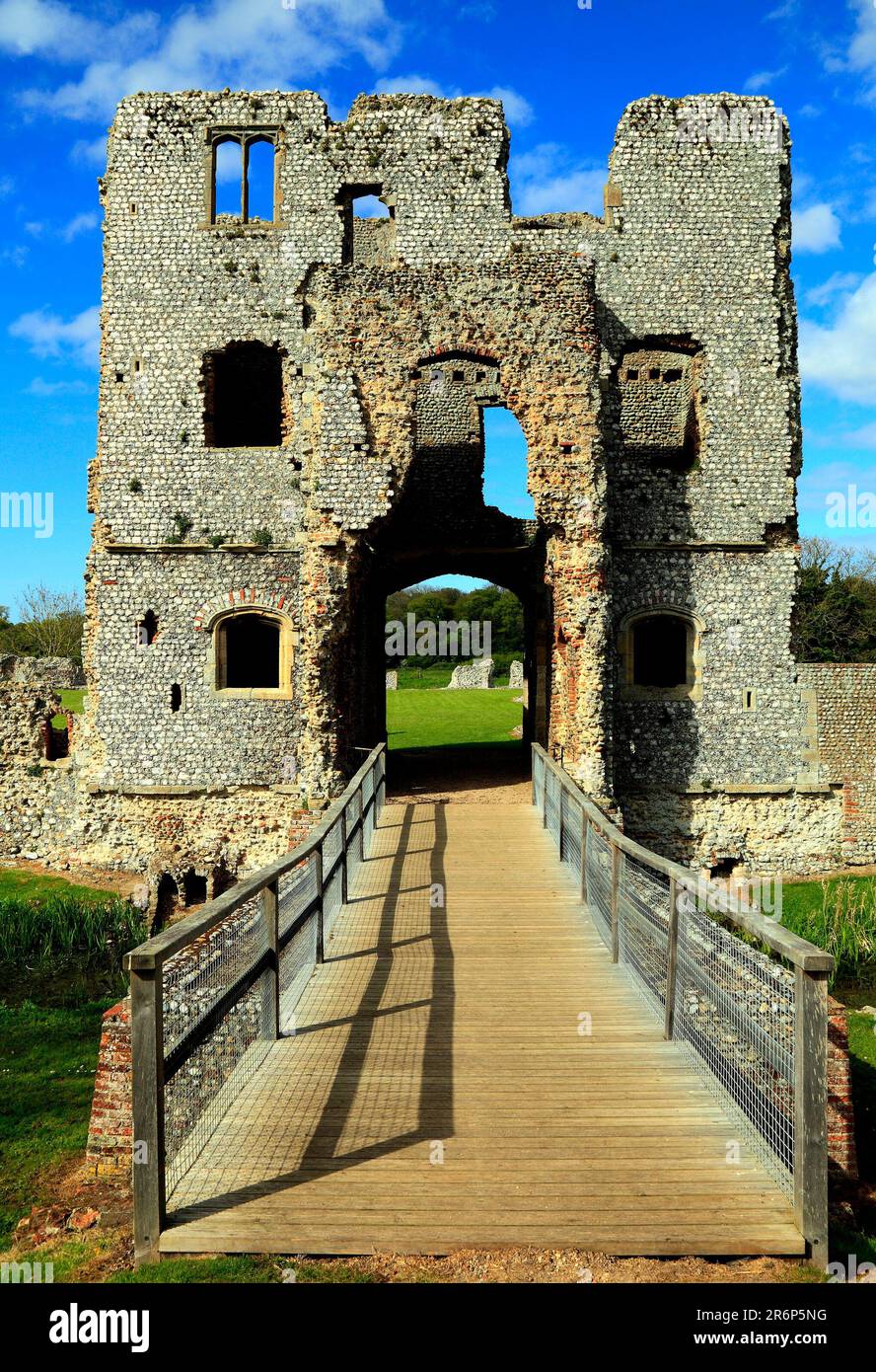Medieval 15th century castle hi-res stock photography and images - Alamy