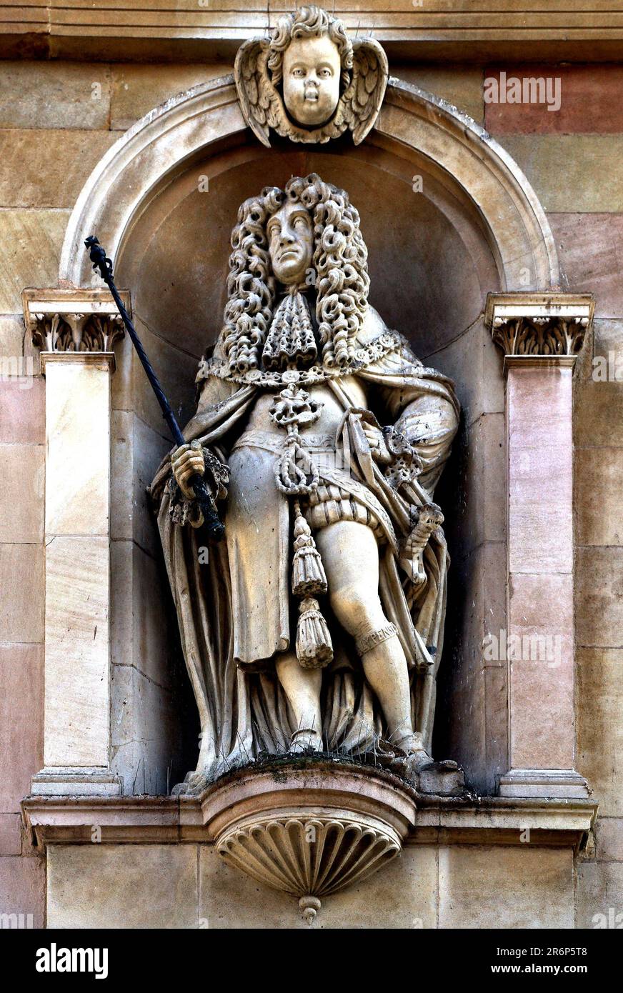 Kings Lynn Custom House, King Charles 2nd Statue, Norfolk, England, UK ...