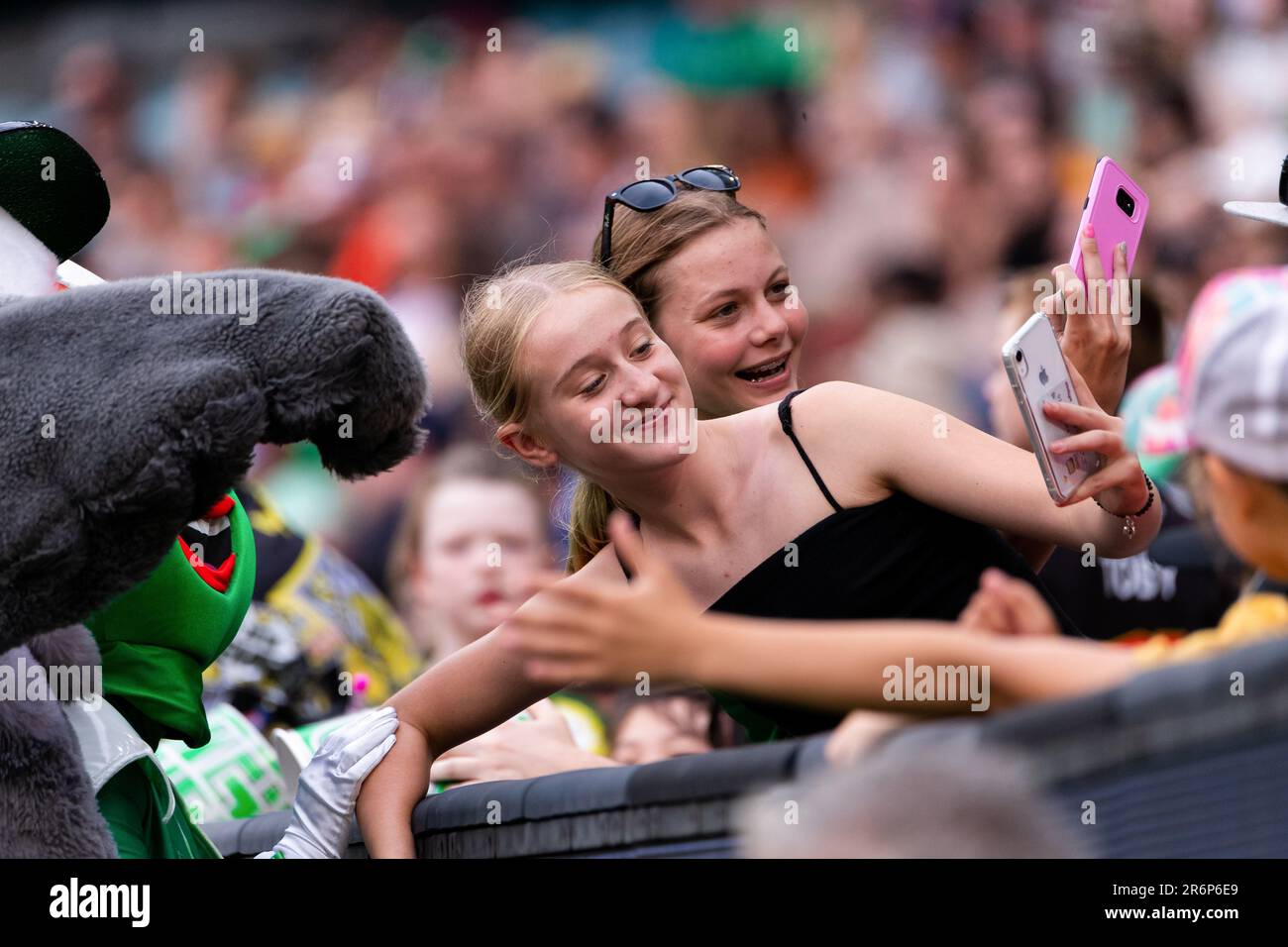 Perth cricket fans hi-res stock photography and images - Alamy