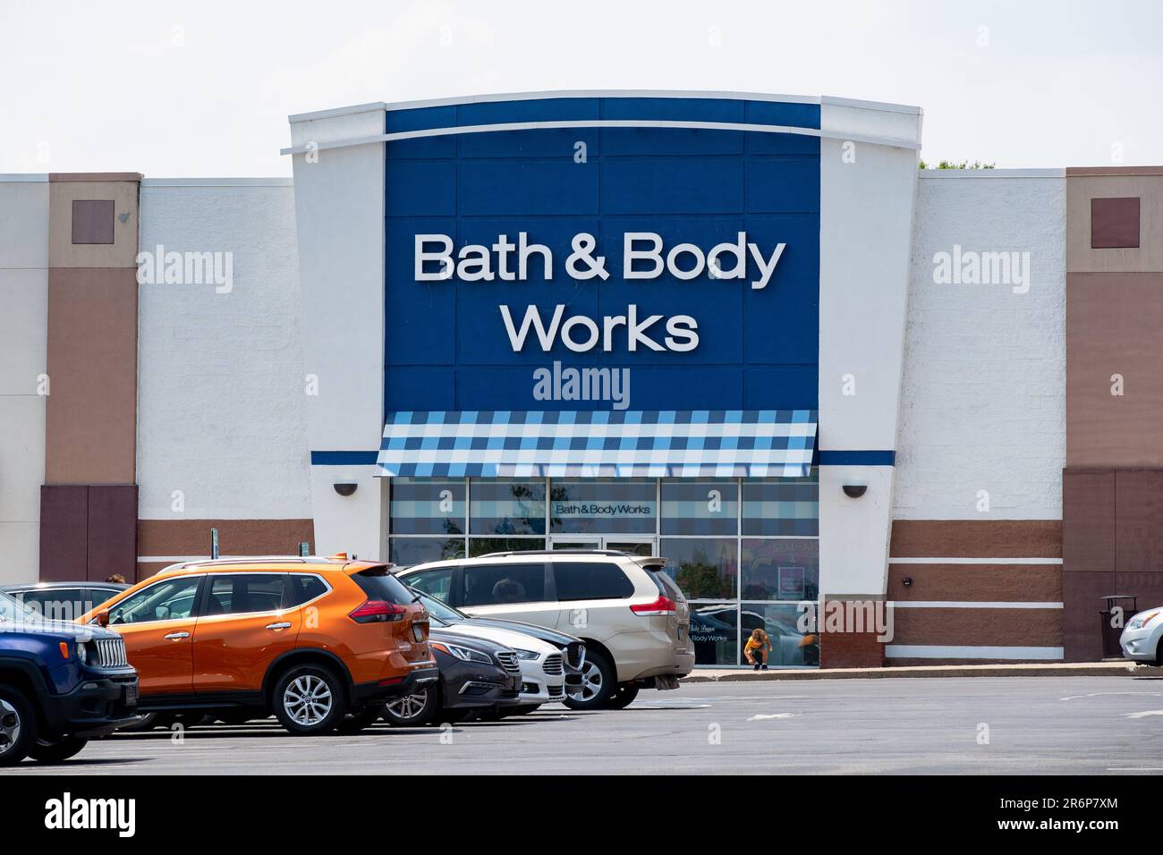 Lycoming crossing shopping center hi-res stock photography and images ...