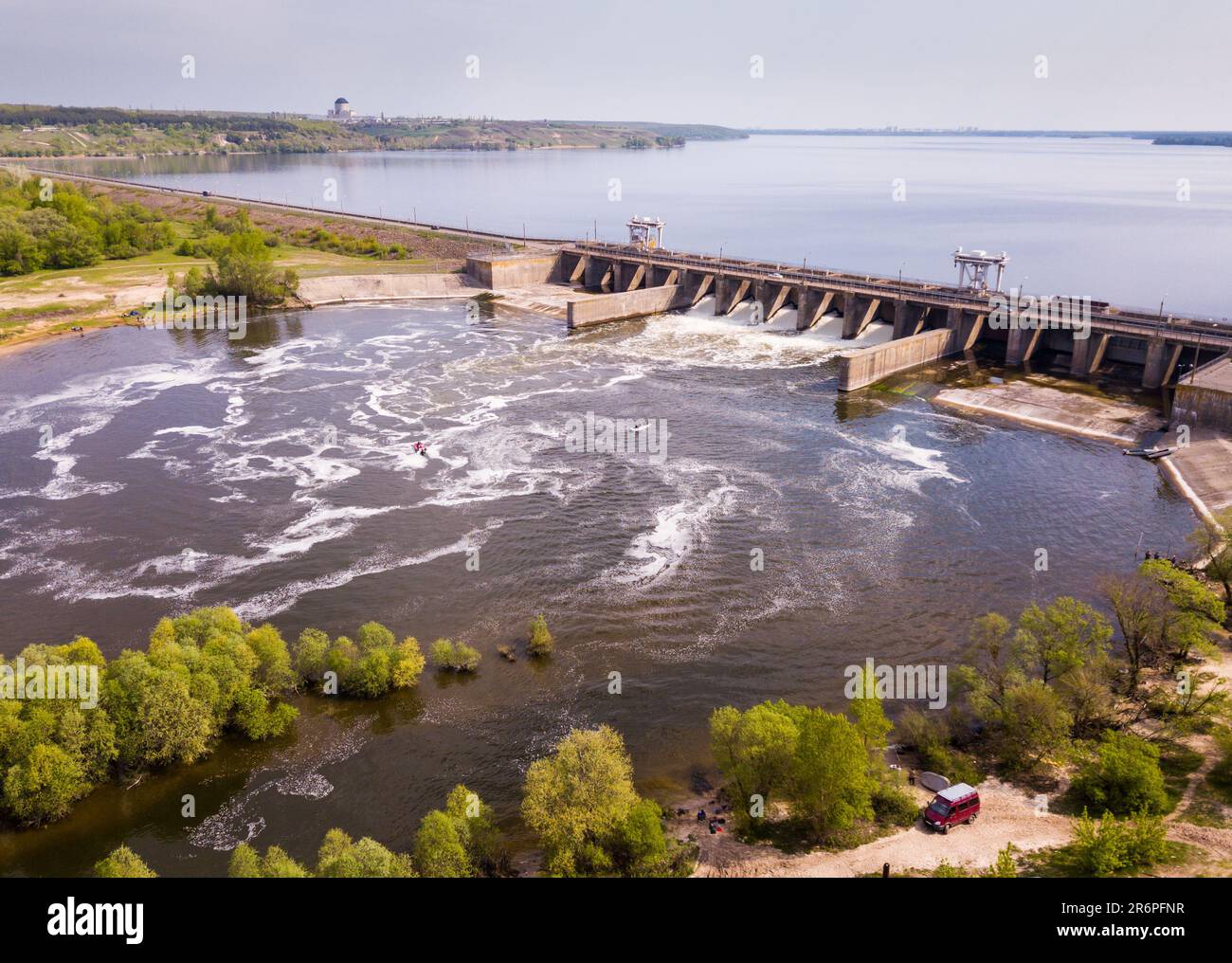Concrete dam on water Stock Photo - Alamy