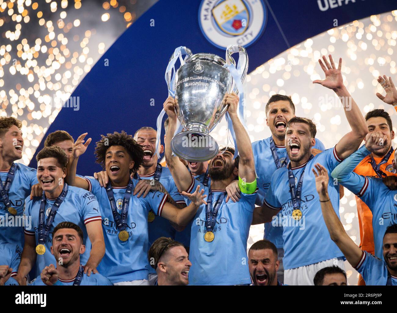 Julian alvarez manchester city 2023 hi-res stock photography and images ...