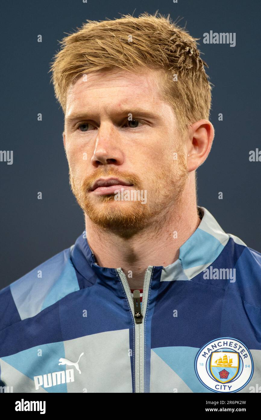 Kevin de bruyne champions league trophy hi-res stock photography and ...