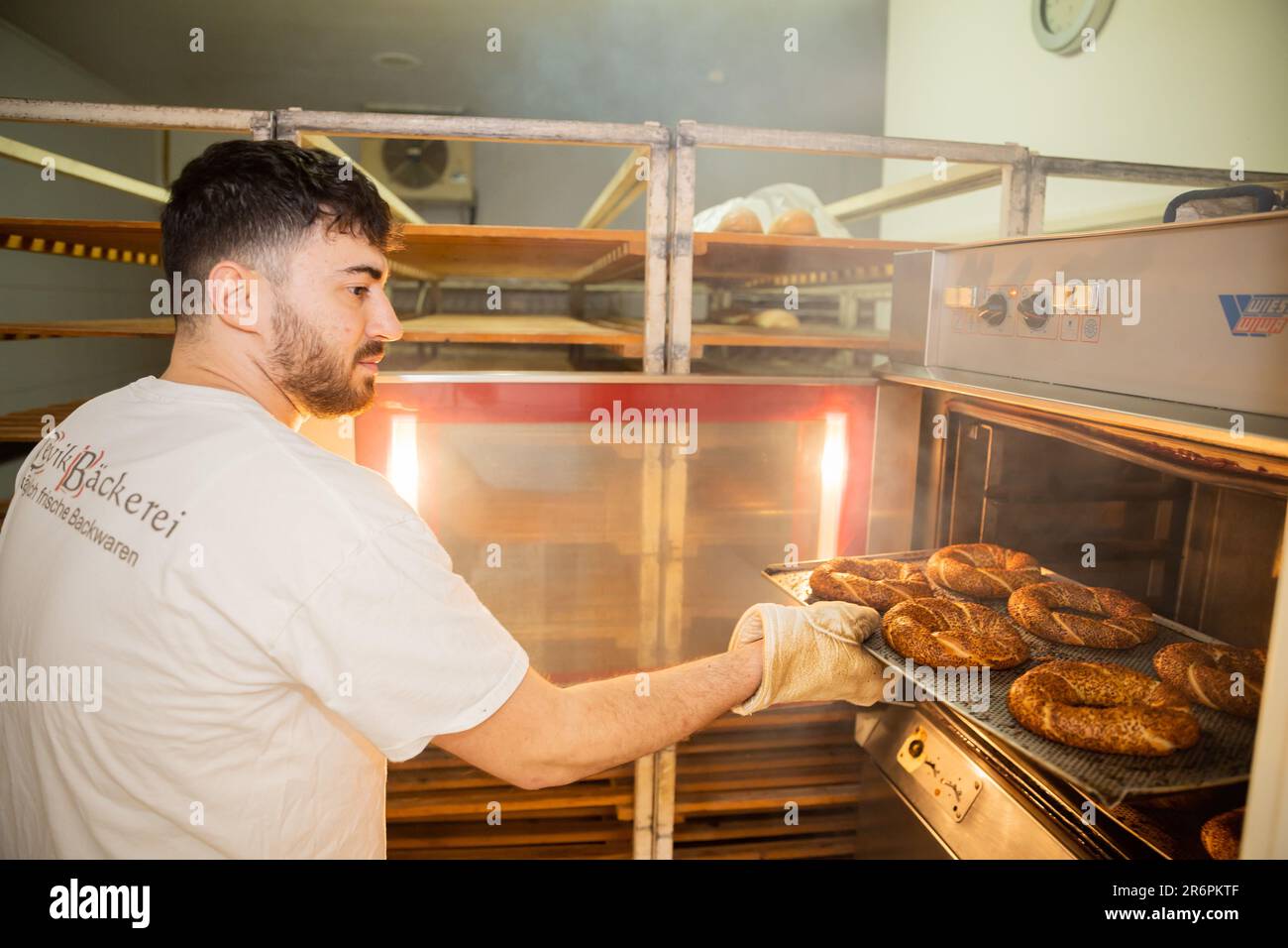 Simitrings hi-res stock photography and images - Alamy