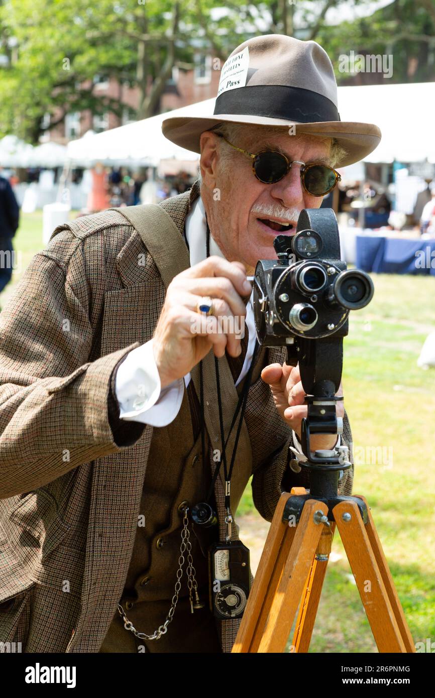 1920s movie camera hi-res stock photography and images - Alamy