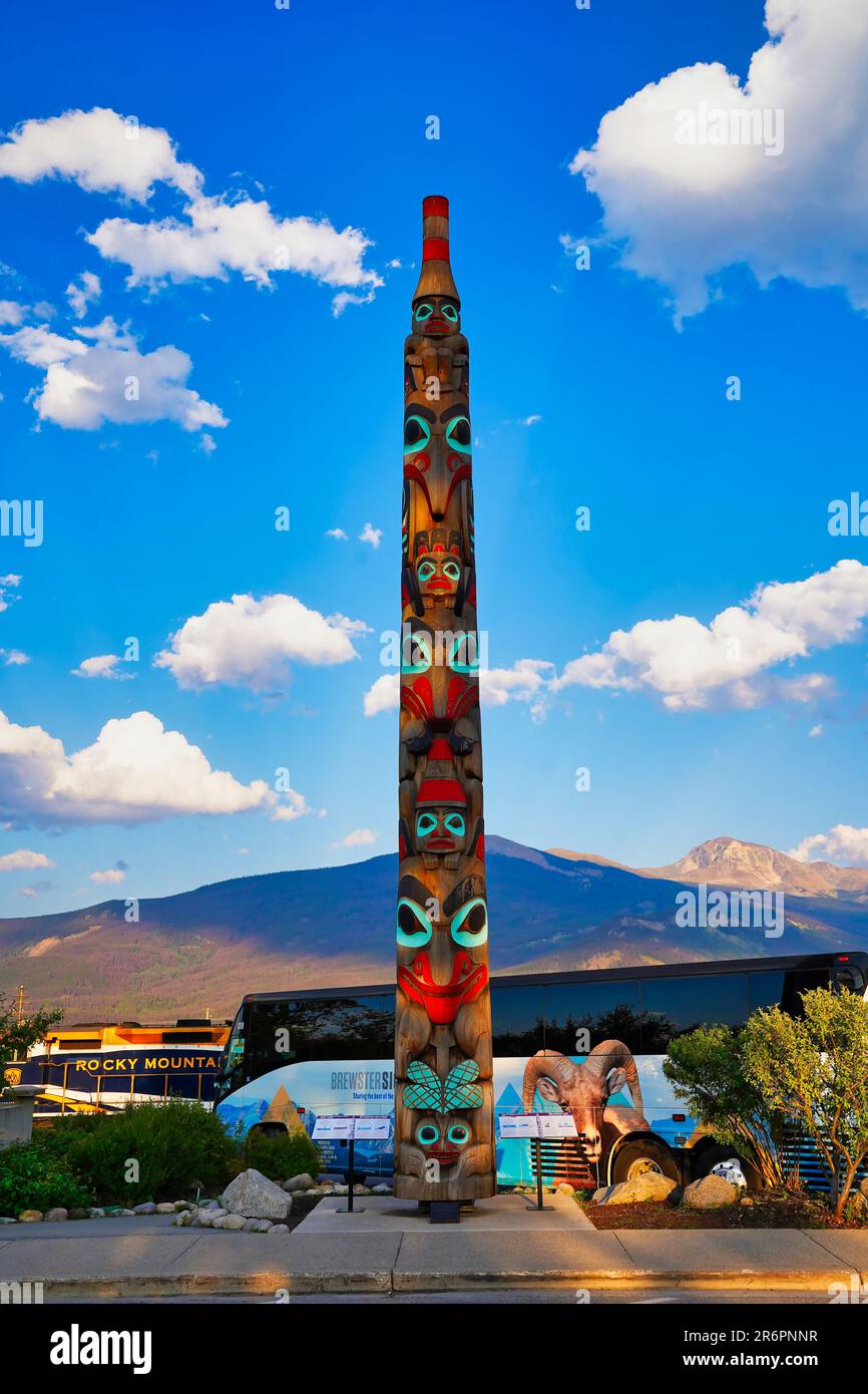 The famous Two Brothers Haida Gwaii Totem Pole stands tall in the ...
