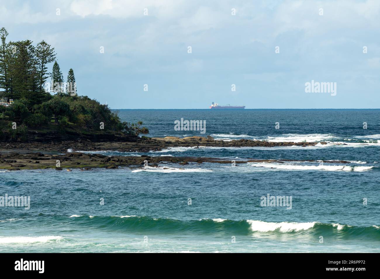 Scenic beach view in summer time from Sunshine Coast in Queensland ...