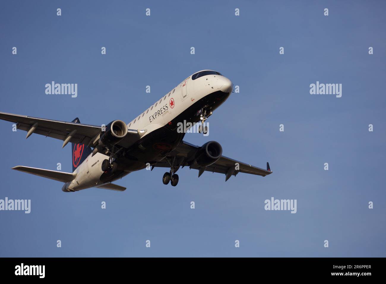 Air Canada Jazz Express Embraer 175, C-FEJF, Landing at Pearson Airport ...