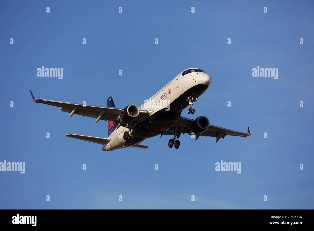 Air Canada Jazz Express Embraer 175, C-FEJF, Landing at Pearson Airport ...