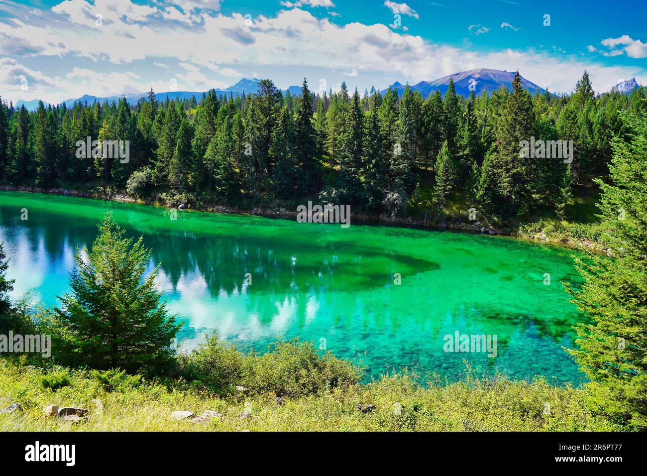 Land, Water and Sky meet in this stunning scenery from the Valley of ...
