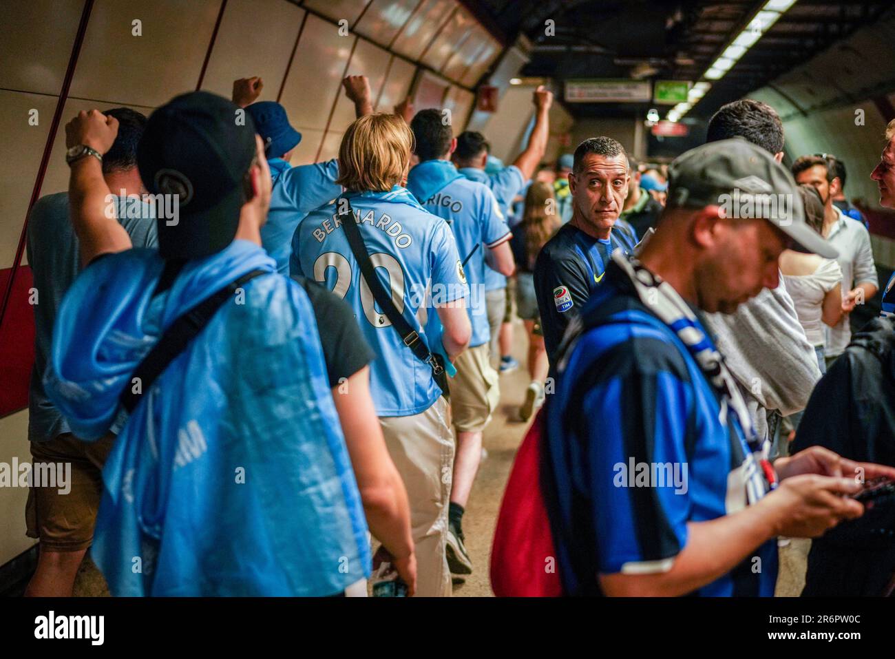 Inter fan hi-res stock photography and images - Alamy