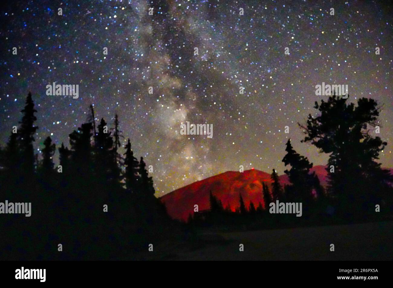 The Milky way galaxy captured in this stunning night shot above the ...