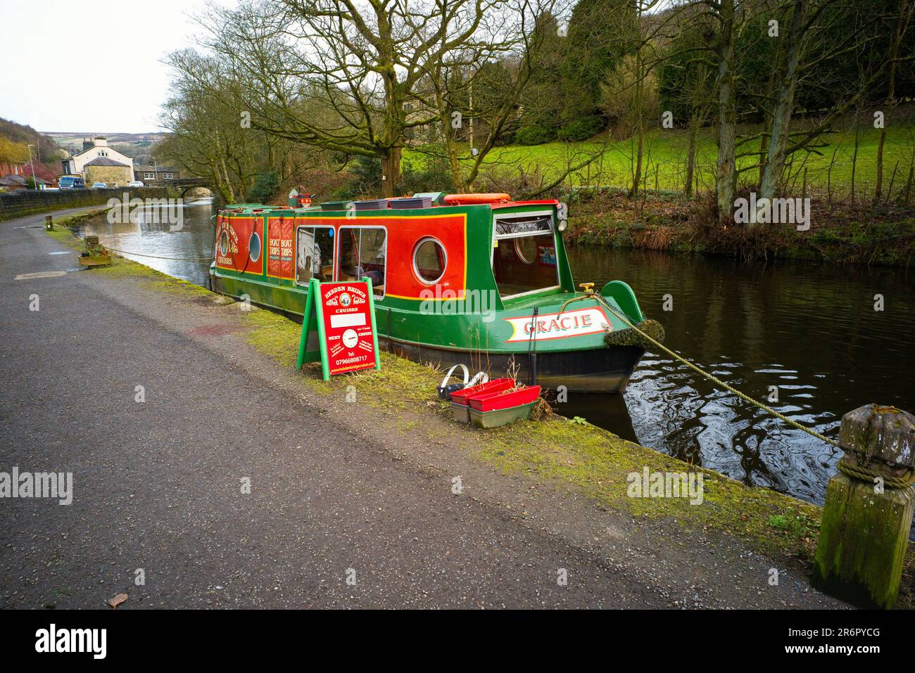 Narrowboat hi-res stock photography and images - Alamy