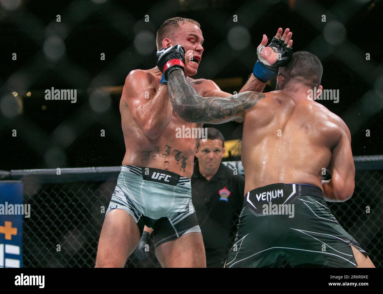 Ufc british fighter hi-res stock photography and images - Alamy