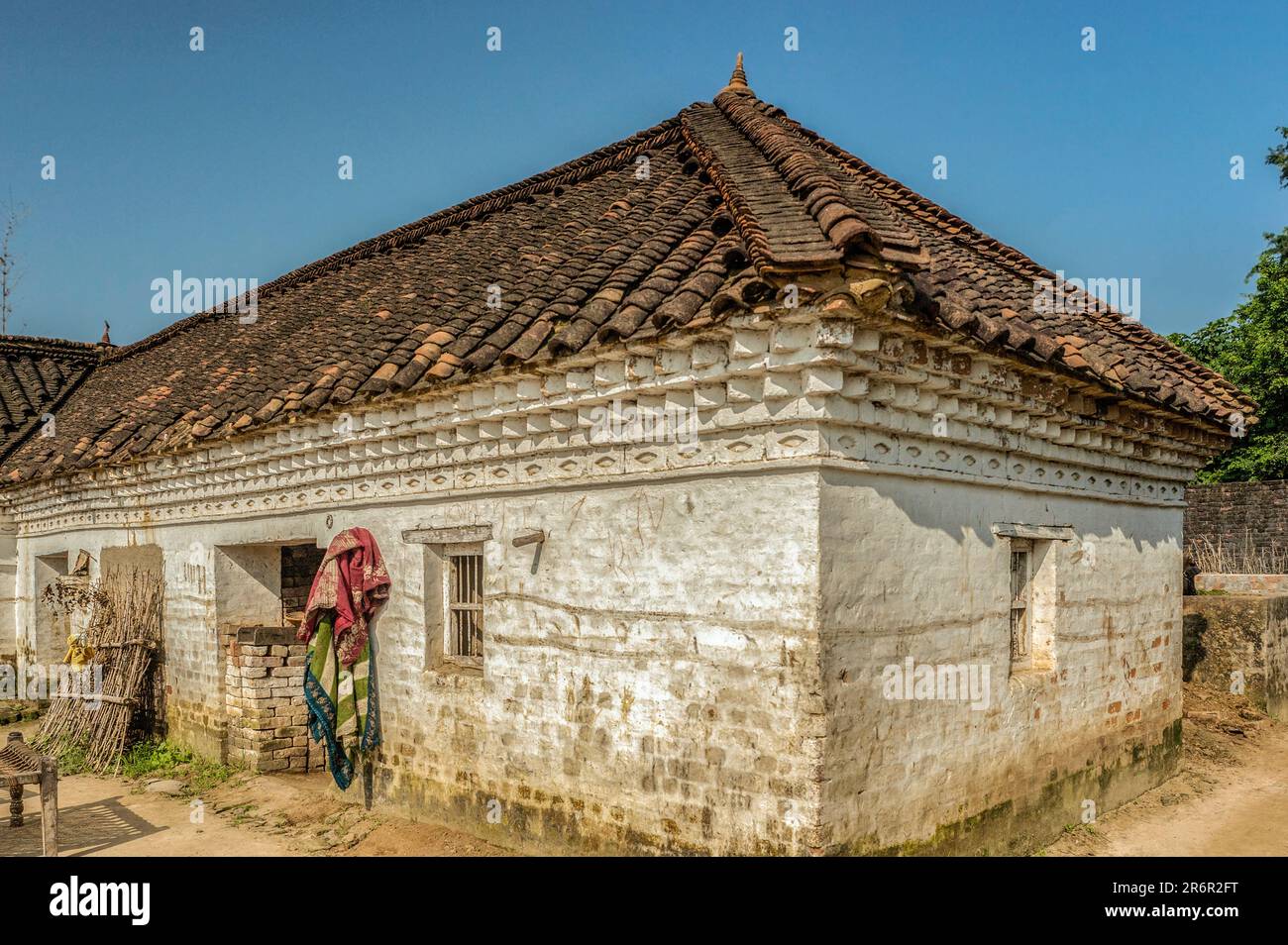 09 01 2008 Vintage Traditional Clay Roof Tiles and Brickwall Village ...