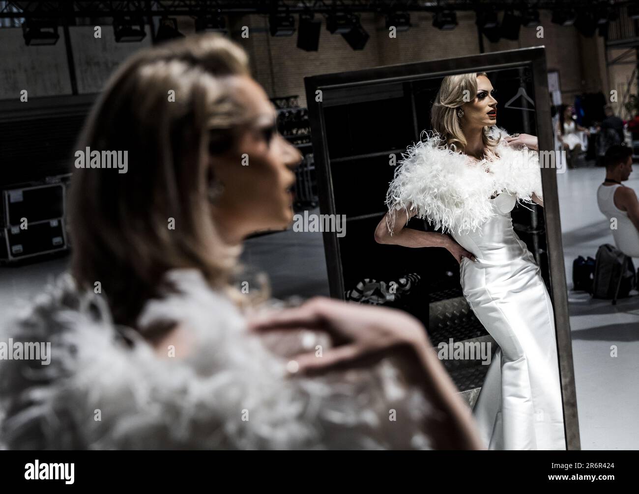 Show drag queen backstage hi-res stock photography and images - Alamy
