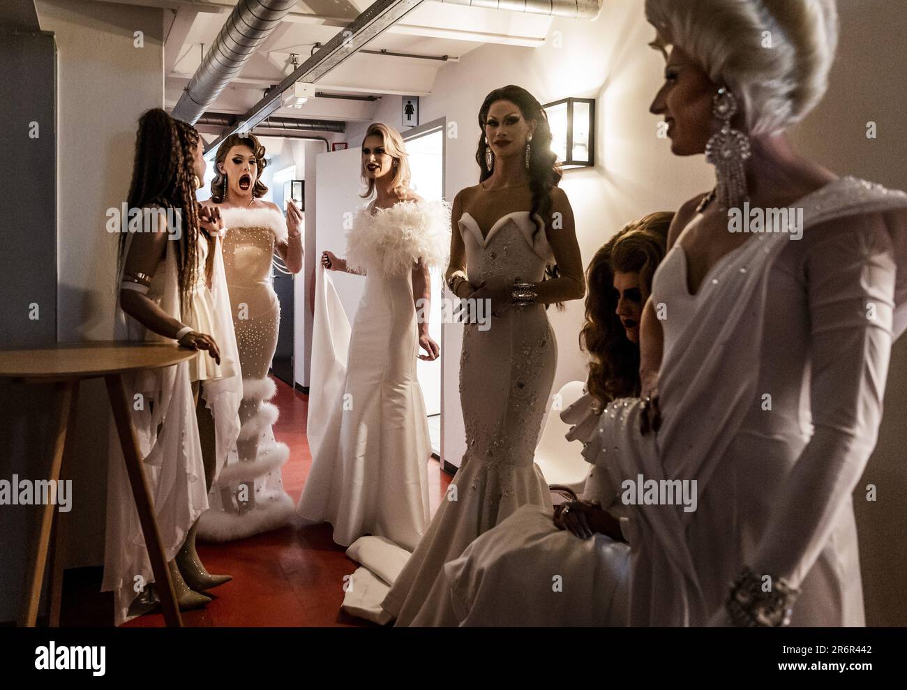Show drag queen backstage hi-res stock photography and images - Alamy